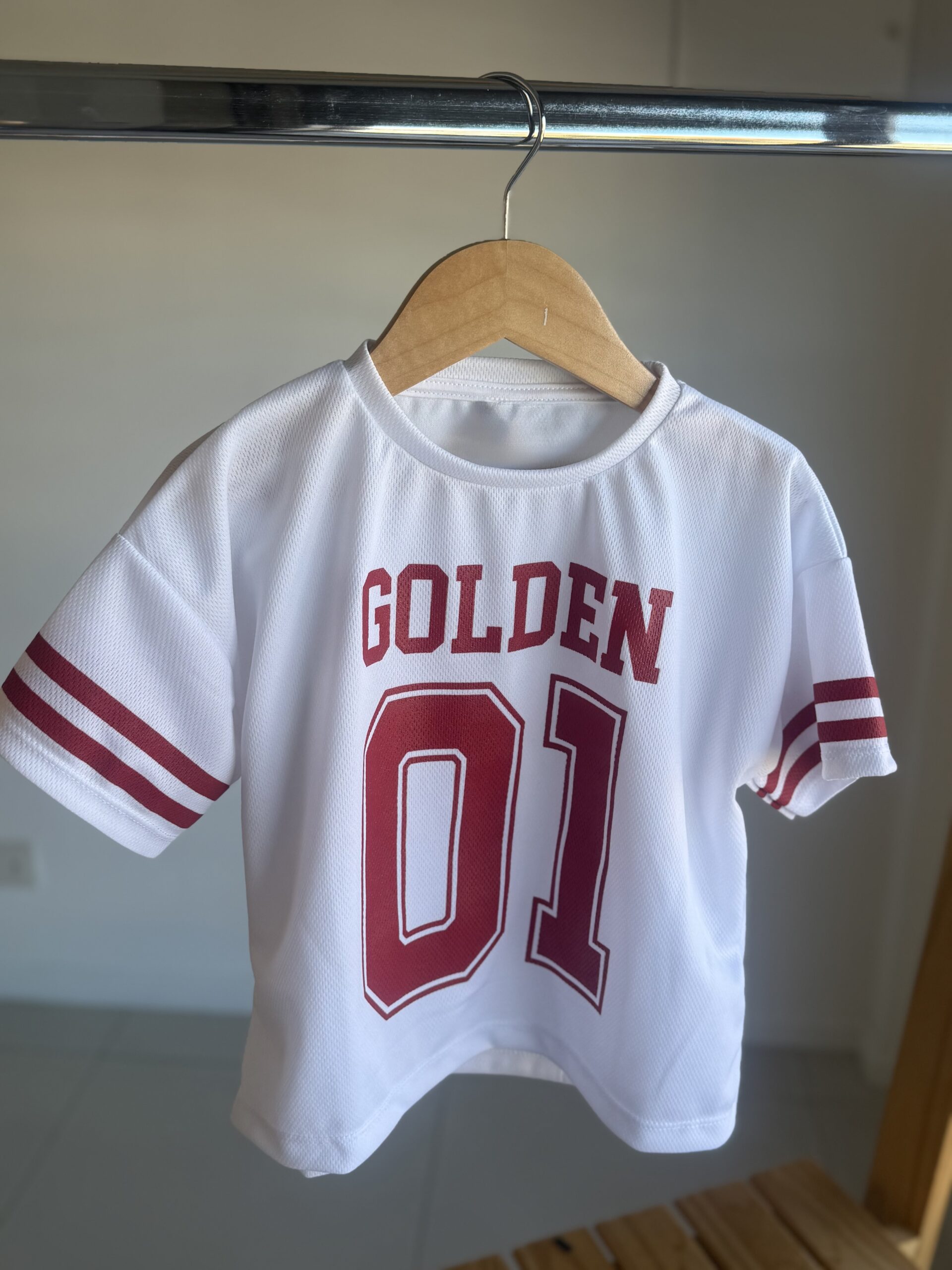 REMERA GOLDEN ROJA ( tela set) – Surikitos